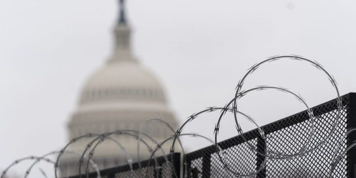 Security Officials to Scale Back Fortress Fencing Around US Capitol ...