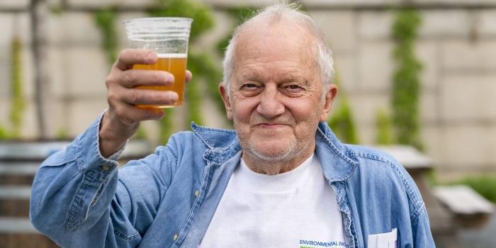 Biden's Latest Vaccine Incentive: Free Beer | Headline USA