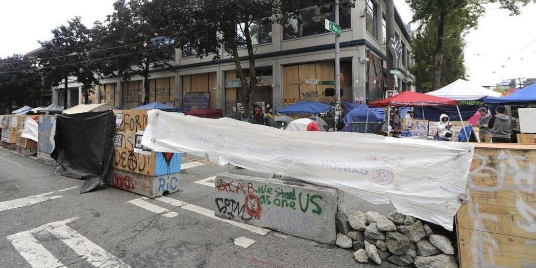 Mayor Desperate to Repopulate Storefronts in Desolate Downtown Seattle ...