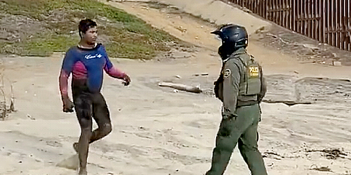 VIDEO: Migrants Taunt, Lunge at Border Patrol Agents after Illegally ...