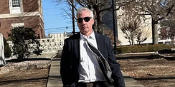 Ex FBI Agent Who Destroyed Evidence Skates w/ 3 Years of Probation ...