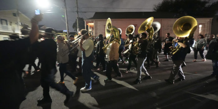 WATCH: New Orleans Musicians Gather for Jazz Funeral to Honor ...